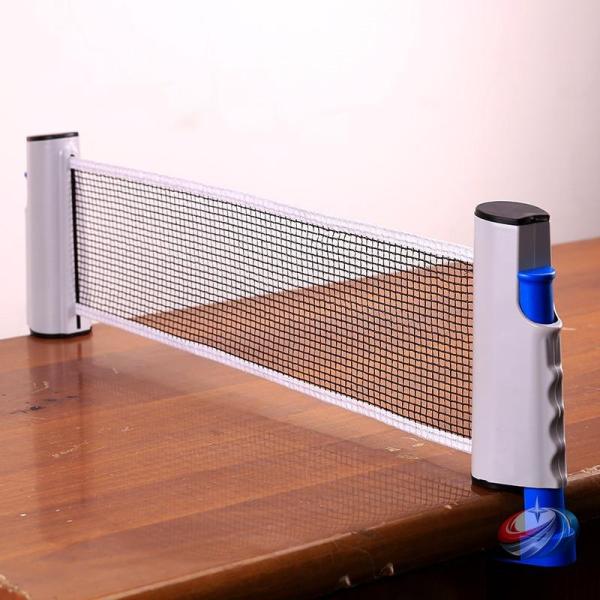 どこでも楽々持ち運び&amp;amp;amp;amp;amp;簡単設置の卓球ネットです。煩わしいお片付けも巻取り式なので一瞬！手軽に練習などを楽しめます♪【対象年齢：6歳以上】【サイズについて】画像をご参照ください。【素材について】プラスチ...