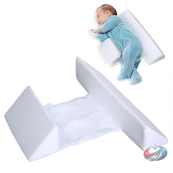 ベビー用寝返り防止クッションです。赤ちゃんの寝返り、うつぶせ寝防止に♪よく動く赤ちゃんのおむつ替え用クッションとして♪赤ちゃんのサイズに合わせて横幅を変えられるのも嬉しいポイント！【サイズについて】画像をご参照ください。【素材について】カバ...
