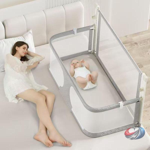 お子様の転落を防ぐ差し込み型　ベッドガードズレにくい安心設計　組み立て不要　通気メッシュ細部へのこだわり●強度が高いフレーム高剛性フレームでより安定的に支え、長い期間使用していただく事が可能●ぶつかっても痛くないフレーム部分は緩衝材で覆われ...