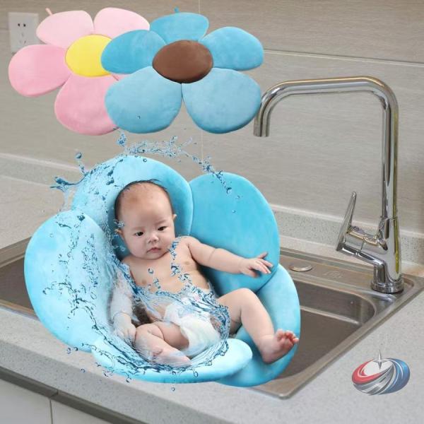 お花が咲いたようなデザインがかわいい沐浴マットです。洗面台やシンクが沐浴バスに変身♪おむつ替えやプレイマット、お昼寝マットなどとしてもお使いいただけます♪プレゼントとしてもおすすめです♪【サイズについて】画像をご参照ください。【カラーについ...