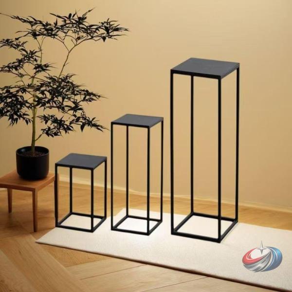 シンプルなデザインで、お家のスタイルに似合います。動き易い、植物などの鉢植えをたっぷりまとめて飾っていただけます。省スペース、収納にも便利です。４色、バランスが良いです。又、植物を吊るすこともできます。スタイル： 無地耐荷重：15kg素材：...