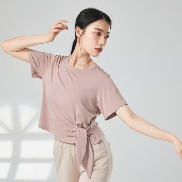 商品     ダンス衣装 トップス 内容   トップスのみ 素材   レーヨン サイズ   S 着丈44.5cm　バスト90cm　袖丈18cm　体重目安40-47.5kg M 着丈46cm　バスト94cm　袖丈18.5cm　体重目安47.5...