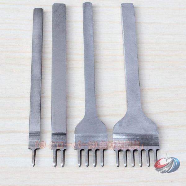 レザークラフト工具の菱目打ち4本セットです。初心者から上級者までオススメのセットです。当商品は商品錆び防止の為、防錆油を塗布した状態でおGJCとなります。油分を拭き取ってからご使用ください。