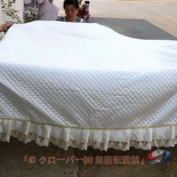 【仕様】エレガントで素敵です。独特の外観でしわになりにくてよい懸垂感を持つ。大切なピアノの保護をしつつ、お部屋のアクセントにもなる素敵なアイテムです。【素材】良質なポリエステル素材を採用、厚地で耐磨耗、光沢感、美しいマクラメで装飾された、滑...