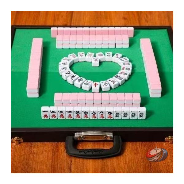 〔製品仕様〕本体サイズ（約）：50×50cm本体重量（約）：2.3kg材質：天然木・PU※麻雀牌・点棒は付属しておりません。※佐川急便での配送になります。