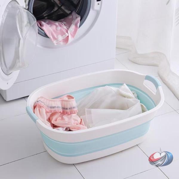 商品説明便利な折りたたみ式洗い桶です。掃除や洗濯、アウトドアなど様々な用途で大活躍。道具の運搬やおもちゃなどの収納にもお使いいただけます。7cmの厚さに折りたたむことができるため、ちょっとした隙間にも収納OK。折りたたんだ状態で重ねて収納す...