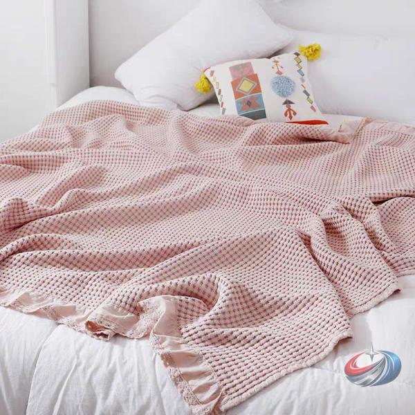素材 綿100%サイズ シングル 150cm×200cm商品説明 手触りの良いワッフル生地をふんだんに使った、大判サイズのワッフルケットです。ソファに座ったときにひざに掛けてもお腹から足元まですっぽり包み込んでくれる頼もしいアイテム。身体を...