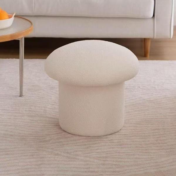 ★★【丈夫な素材】: このスツール おしゃれ は、高品質のベルベット生地＋無垢材 材料と絶妙な職人技で作られており、長期間耐久性があります。 家庭やオフィスのどんなスタイルにも簡単にマッチします。 底にはゴム製の脚カバーがあり、滑り止め効果...