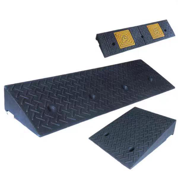 1.段差スロープ、耐荷重性、耐寒性、耐熱性、耐紫外線性に優れた高密度ゴムを使用しており、屋外で長年にわたり問題なく使用することができます。 ステップスロープは、車や自転車、バイクにも使用できる強度を備えています。2.段差プレート底面の形状は...