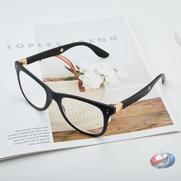 新感覚　博士型 ルーペ眼鏡大きく、くっきり見えるルーペメガネ細かい作業に適などに倍率1.6倍倍率1.8倍スマホやケータイがよく見える！新聞、文庫本、説明書、地図がよく見える!男女兼用軽量30ｇなので疲れない