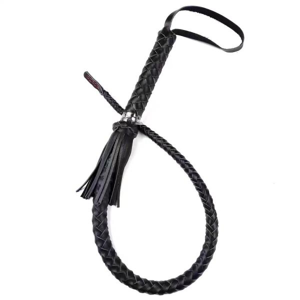 PU、無臭、柔らかく、耐久性があります。馬、訓練、クロスカントリーライディングに乗る必要がある人には非常に適しています。ステージパフォーマンス、撮影などのための良い小道具。人間工学的グリップは、この乗馬作物を握りやすく操作しやすくします。ス...