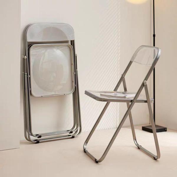 【折り畳みとスタッキングができて省スペース】簡単に折り畳みができるので片付けたい時にもサッと畳んで持ち運べます。 折り畳み時の幅は4.5cmとスリムなので、家具のスキマに収納ができて便利。 また、スタッキングも可能なのでスペースを無駄にしま...