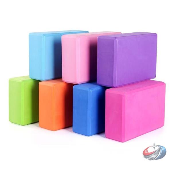 ヨガやピラティスで使用できるヨガブロックヨガなどのポーズの補助はもちろん、ストレッチアイテムとしても◎サイズについて画像をご参照ください。素材についてエチレン酢酸ビニル共重合樹脂（EVA）カラーについて生産ロットにより柄の出方や色の濃淡が異...