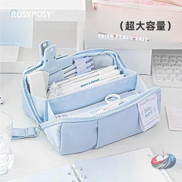 素材 布   カラー  ブルー、グリーン、ピンク、グレー   産地 中国  商品解説  ※スタイリッシュなデザインと機能性を兼ね備えたペンケース ※使いやすく収納力も抜群！ ※内部には二つに分けられるジッパーと、使い勝手の良い小ポケットがた...