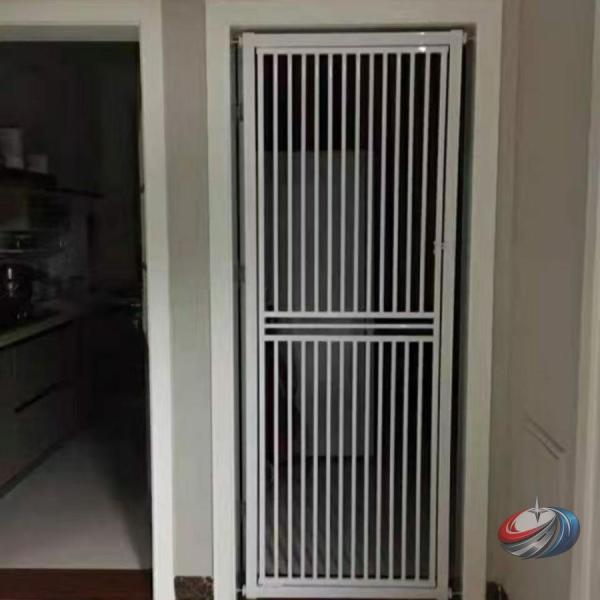 ・商品サイズ取付可能幅：78-75cm対応高さ：205cm~285cm・重量（N.W.）10kg・生産国 中国・組立品商品の説明：◆01両面でもあるロック人はどんな面でいても自由に出入ができて便利です。◆02左右とも180度開けできドア不要...