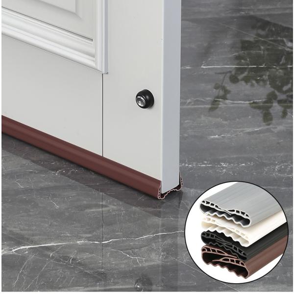 室内ドア用のすきま風ストッパー。ドアを開けて下の隙間に本製品を差し込むだけで取り付け取り外しがかんたんです収縮デザインにより、粘着テープを使わなくても自動的にトアにはさみ込んでくれるので賃貸のお部屋でも安心してお使い頂けます。●見た目もスッ...