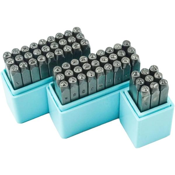 バリエーションコード : 2B2YG93JG5英語の打刻印、63本セットです。マーカーで書いたような書体の打刻印です、多少簡略化されています。大文字小文字とあるので、好みのデザインが作れます。レザーの他に銀やアルミなどの軽金属にも使用できま...