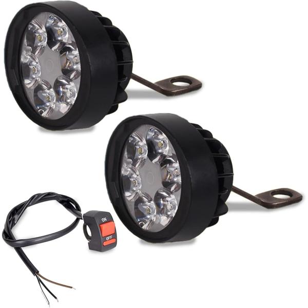 バリエーションコード : 2B4QKXY8LS・汎用でバイク用の6LEDフォグランプで2個セットです。＊ステーはボールジョイントなので工具無しで向きや角度調整をできます。(調整しきれない場合はステーを曲げて調整して下さい)・6個のLEDが夜...
