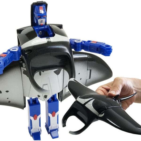 バリエーションコード : 2B4RU2PSO9・「大人気の変形ロボ。」海の中を羽ばたくオニイトマキエイが変形ロボットになって登場しました。オニイトマキエイロボに隠された驚きの変形ギミックに大興奮間違いなし。・「本物そっくり。」オニイトマキエ...