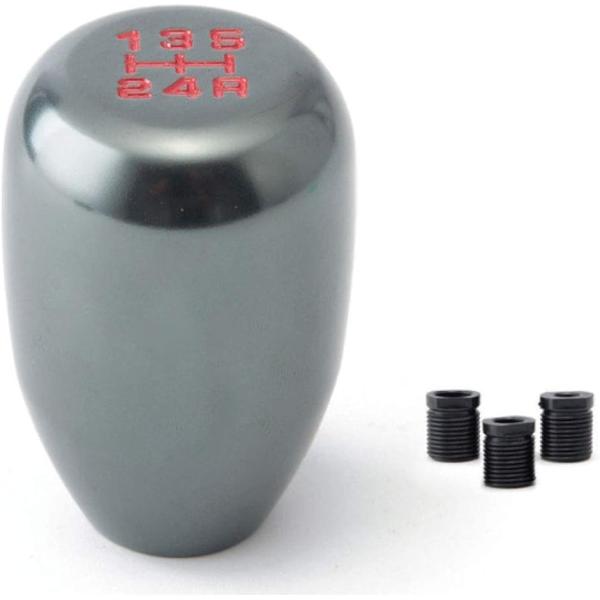 バリエーションコード : 2B62OQLP1V・汎用アルミ製シフトノブです。アルミの素材感がカッコよく、握ったときの硬質な感触も楽しめます。5速のシフトパターンが刻み込まれています・コンパクトで握りやすいデザイン。シンプルな形状でお車の内装...