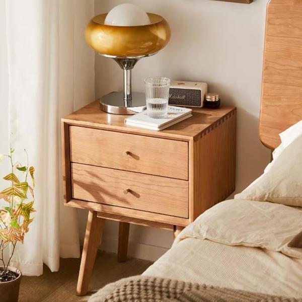 バリエーションコード : 2BU1Y0YC0L・天然木製品：MU RONGベッドサイドテーブルは、天然木無垢材のホワイトオーク材で作られており、繊維板などの材料より耐久性が強くて、頑丈です。表面は自然でシンプルなスタイルを維持するためにオイ...