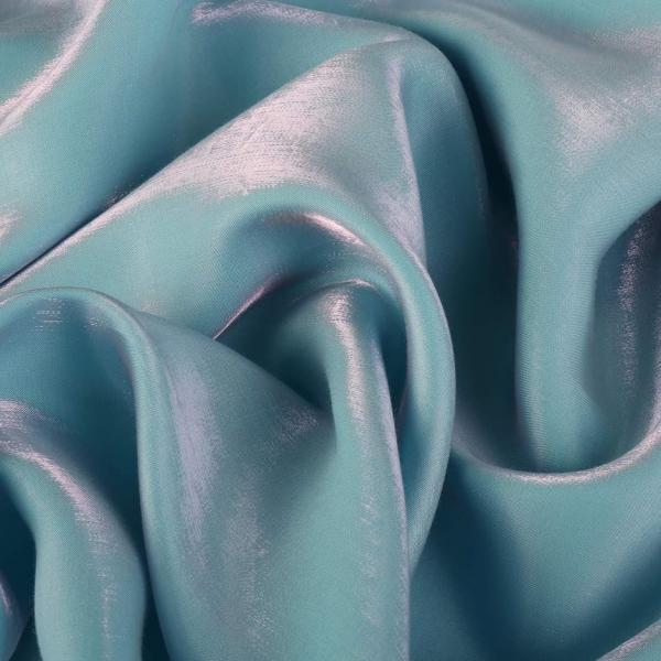バリエーションコード : 2B4685SYNS・シルク 風 ポリエステルサテン 生地 です。カラー:ライトブルー(水色)　長さ：約2mx幅1.5m＊切り分けた状態で個別に包装済み。手動計測の為長さに±数cmの誤差が有ります。重量：約280g...