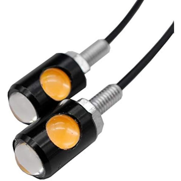 12V汎用タイプ。サイズが合えば様々な車種に取付け可能です。2か所のLEDが点灯します。とても小さいため目立ちません