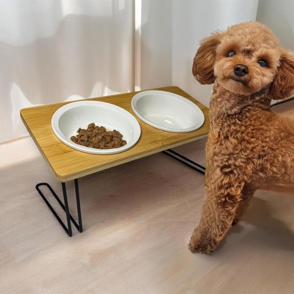 バリエーションコード : 2B96V6IRIQ「角度15°設計」脊椎の負担軽減やスムーズな消化にも繋がります。「天然木(竹)」丈夫な木製の天板は拭き取りも容易でお手入れ簡単です。「食洗機対応」セラミックボウルは食洗機対応で飼い主様も楽ちん。