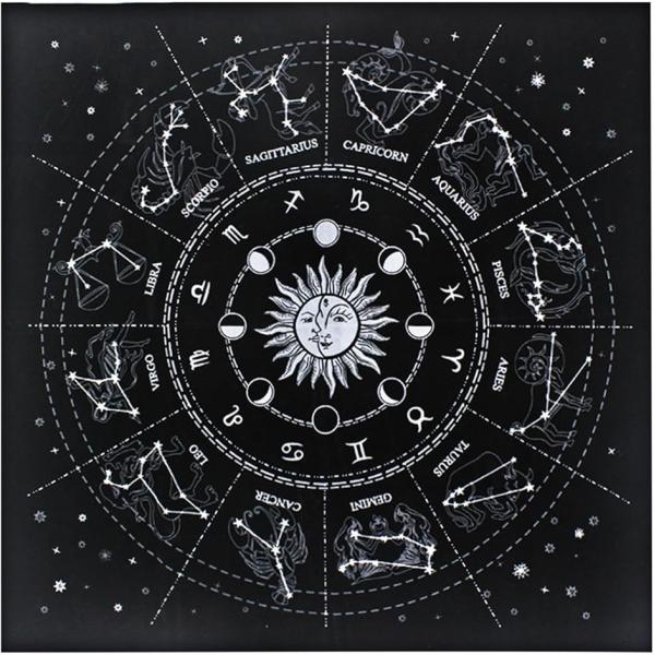 バリエーションコード : 2B9D3FOGP6ベルベット素材、サイズ49x49cmタロットクロスです。ホロスコープ12星座をデザインした神聖で美しいタロットクロスは、タロットカードやオラクルカード占いの場を荘厳な雰囲気に演出します。テーブル...