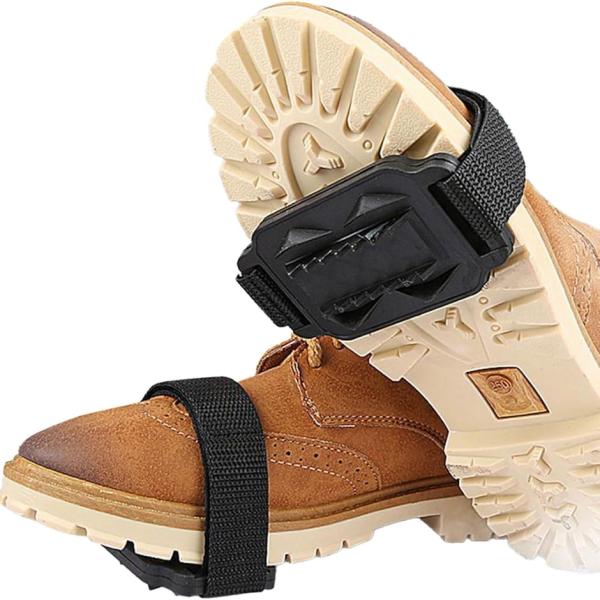 バリエーションコード : 2B9DN8P4JKカンタンに装着できるシンプルな靴底用スパイク・すべり止めです。フリーサイズでスニーカー・革靴・パンプスなど靴の種類を問わず利用できます。ギザギザの波形状のスパイクがしっかり食い込んで滑り止め効果...