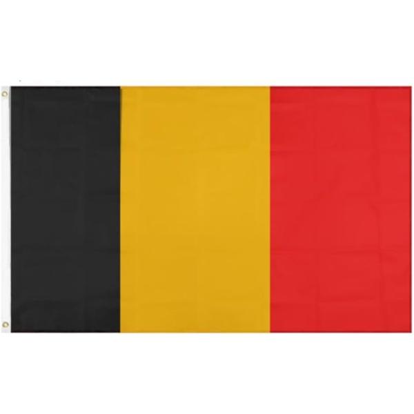 バリエーションコード : 2B9CKSFFFR「使い方いろいろ。存在感のあるハトメ式の国旗」公私ともに様々な使用用途が楽しめる大きめの国旗。ポール取り付け用の金属製通し穴もついているので取り付けも簡単。大きめですがポリエステル製なので軽量で...