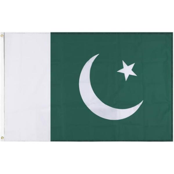 バリエーションコード : 2B9CKSFFFR「使い方いろいろ。存在感のあるハトメ式の国旗」公私ともに様々な使用用途が楽しめる大きめの国旗。ポール取り付け用の金属製通し穴もついているので取り付けも簡単。大きめですがポリエステル製なので軽量で...