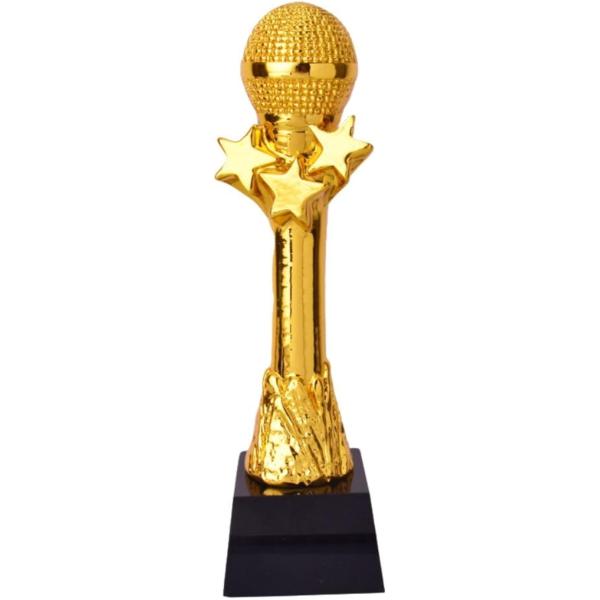 「インパクト大。面白いトロフィー」普通の優勝トロフィーより面白く楽しいユーモアあるデザインをしたトロフィーは、カラオケ大会、イベント、パーティー、ゲーム大会などの優勝者に贈呈するトロフィーとして笑いを誘うこと間違いなし。黄金色に輝くトロフィ...