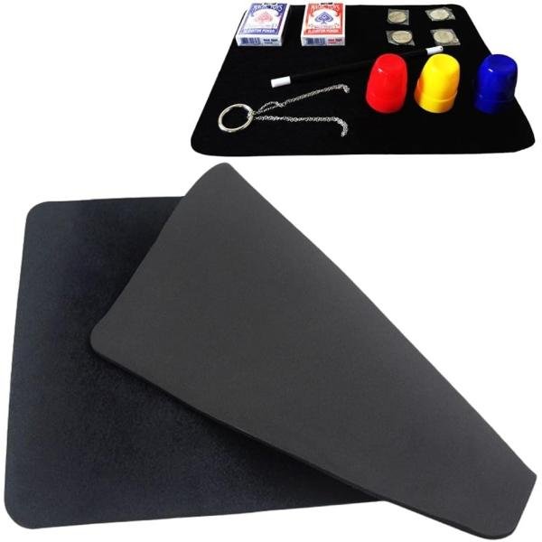 「カードが映えるシンプルで上品なマット」この手品用マジックマットは、テーブルマジックやカードゲームに最適です。表面には高級ベルベット生地を使用しており、手触りが良くスムーズな演技が可能。シンプルなデザインで、カードや小道具が映えるため、華麗...