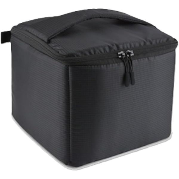 表面の生地が生活防水，撥水加工されており、水が付いた場合でも簡単にタオルで拭くことができます。さらに、全面の真ん中には約1.2cmのソフトクッションが配置されており、大切なものをしっかりと守ることができます。裏面にはやさしい起毛生地が使用さ...