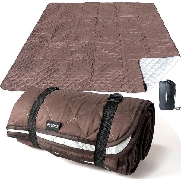 「軽量コンパクト」かたいスポンジではなく中綿クッションなので簡単に折り畳めます。付属のコンプレッションベルトで締めて収納袋に入れれば持ち運びも簡単です。「3層構造」1）地面と接する裏面にアルミフィルムを使用しているため「防水性・断熱性・耐久...