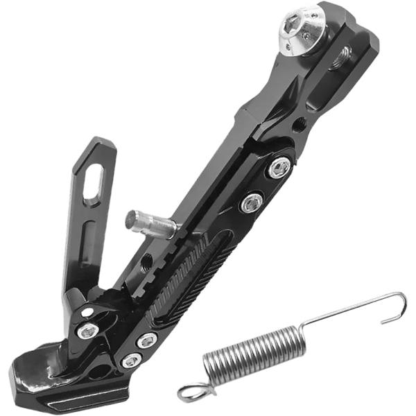 バリエーションコード : 2BJH3XD8VY「バイク用サイドスタンド」力強いデザインでバイクを足元からスポーティーにカスタムできます。広めの接地面でしっかりバイクを支え、転倒防止します。キックスタンドは、センタースタンドより操作も楽で、使...