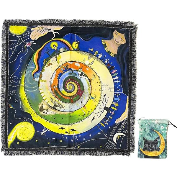 バリエーションコード : 2B98IH8NW4「普段使いにぴったりな大きさ」実使用重視の現実的な大きさのタロットクロスセット。正方形で据わりが良いのが特長「タロット占いを味わえる道具」天の星々の姿、きのこ、生命樹などの魔術的モチーフが描かれ...