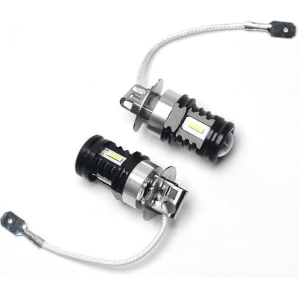 ・従来のH3LEDフォグランプはフィンの部分が長く、一部の車種ではランプの防水カバーが閉じられないのが難点でしたが、 こちらの商品は取付簡単となり複雑な作業が不要なため、 初心者でも簡単に交換いただけます。・12V/24V兼用、6000Kの...