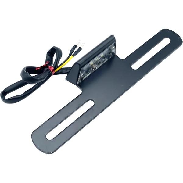 バリエーションコード : 2BJW2P0Q1Sバイクのナンバープレートを照らすLEDライトです。バイクのナンバー灯は設置義務のある、必要不可欠のマストアイテムです。どんな車種にも取り付け可能な汎用性の高いデザインで、あなたの愛車をドレスアッ...