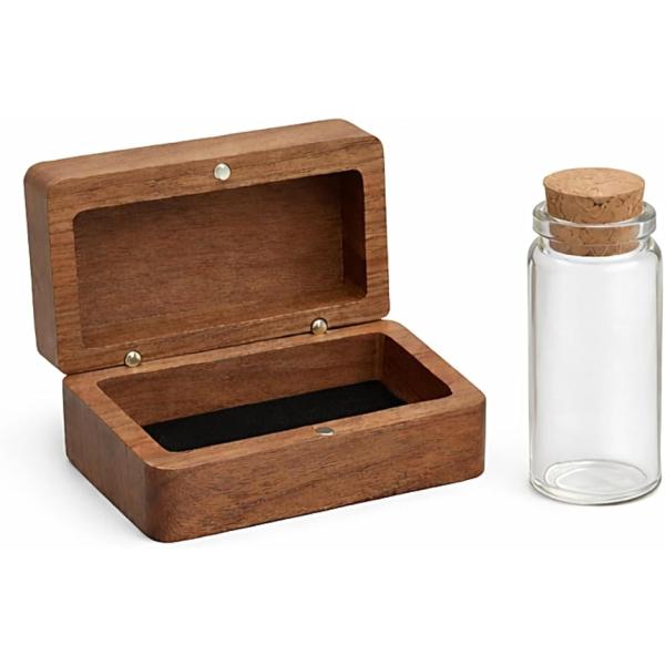 「大切な家族の証を永遠に」 最愛のペットとの絆を形にする、天然木のメモリアルボックス。犬や猫といった家族の遺骨を一部手元に残す分骨や、思い出を保管する仏具として、日々の暮らしに優しく寄り添います。「小さな宝物を守るメモリアルケース」 愛おし...