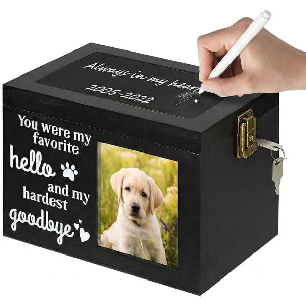 バリエーションコード : 2BR0GOLOSG「お部屋になじむ供養ボックス」 仰々しさを抑えた落ち着いた木製デザインで、リビングや寝室にも自然に置けます。大切な思い出を日常の延長線上でそっと寄り添うかたちで保管できるメモリアルボックスです。...