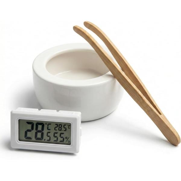 「防逃げ構造のエサ皿・水入れ」 内側に独自の「返し」加工を施した陶器製ワームボウルです。活発なミルワームなどの活き餌が脱走するのを防ぎ、ケージ内を清潔に保ちます。適度な重みがあり、生体が乗ってもひっくり返りにくい安定設計。ツルツルしたセラミ...
