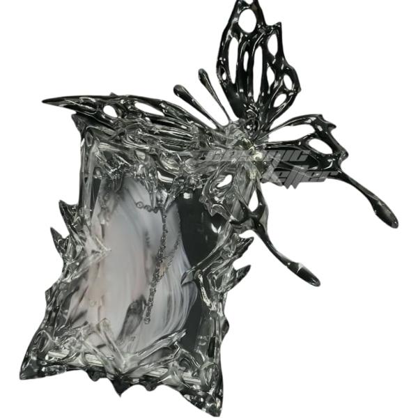 バリエーションコード : 2BRH0OWOPT「推し活が映える個性派デザイン」立体的な蝶のモチーフが目を惹く、おしゃれなトレカホルダー。チェキや推しグッズをスタイリッシュに携帯したい方に最適です。