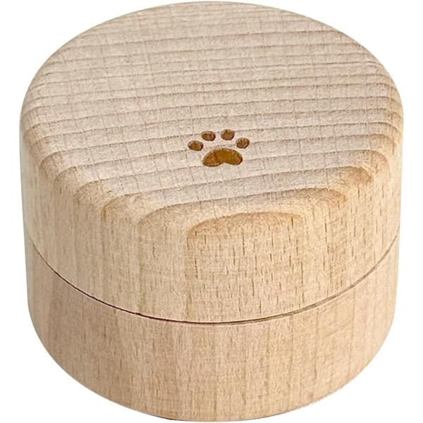 バリエーションコード : 2BRUD48T0V蓋の上には可愛らしいモチーフをあしらい、ペットらしさを大切にしたデザイン。お墓が遠く頻繁にお参りできない方にも、心の拠り所としておすすめです。愛玩動物看護師のMoe.k様監修済み。分骨用の骨壷と...