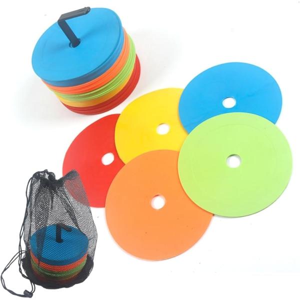 「風に強くズレにくい、次世代フラットマーカー」サッカーやフットサルの練習に欠かせない、カラフルなフラットマーカー。その平面形状が地面との密着面積を広げ、体やボールが当たってもズレにくい安定性を実現。風で飛ばされにくい設計なので、マーカーを直...