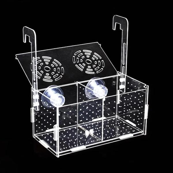 バリエーションコード : 2BUR9K0RTO「繁殖や隔離に最適」稚魚の繁殖や一時的な隔離に役立つ隔離ボックスです。孵化したばかりの稚魚を育てたり、負傷した魚や攻撃的な魚の一時的な隔離に最適です。「吸盤とフックの2重固定」吸盤とフックを使っ...
