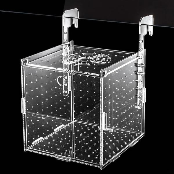 バリエーションコード : 2BUR9K0RTO「繁殖や隔離に最適」稚魚の繁殖や一時的な隔離に役立つ隔離ボックスです。孵化したばかりの稚魚を育てたり、負傷した魚や攻撃的な魚の一時的な隔離に最適です。「吸盤とフックの2重固定」吸盤とフックを使っ...