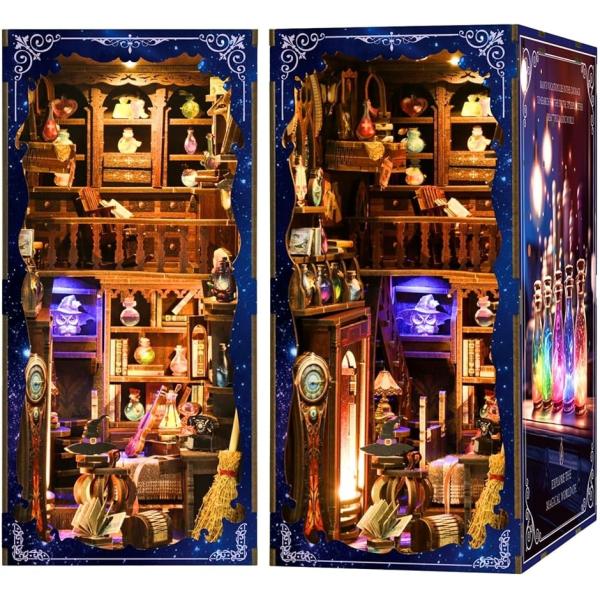 バリエーションコード : 2BUWTWYODK「異世界を本棚へ」本棚の隙間にぴったり収まるブックヌックは、精密に作られたミニチュアとLEDライトで異世界の情景を再現できます。昼間は本棚のアクセントとして、夜は柔らかな光で幻想的なアート空間に...