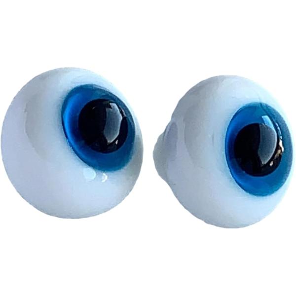 バリエーションコード : 2BUX9L0LLS透明感と発色が美しいブルー系グラスアイです。ガラス製ならではの輝きで、人形やフィギュア、球体関節人形（BJD）などの作品に生命感を与えます。クラフト・手芸・造形などの用途に適したドールアイです。...